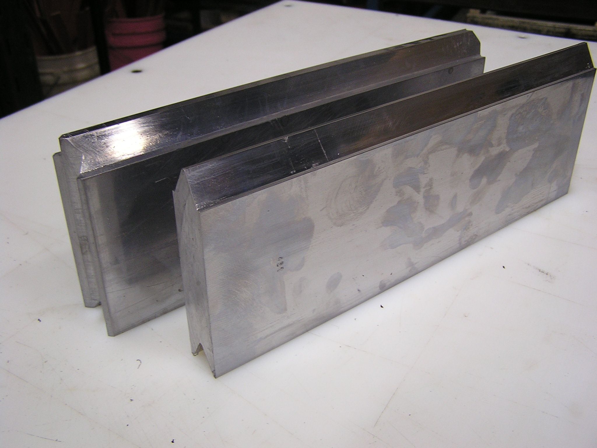 New Shield (Experts in Radiation Protection) - Interlocking Lead Brick ...