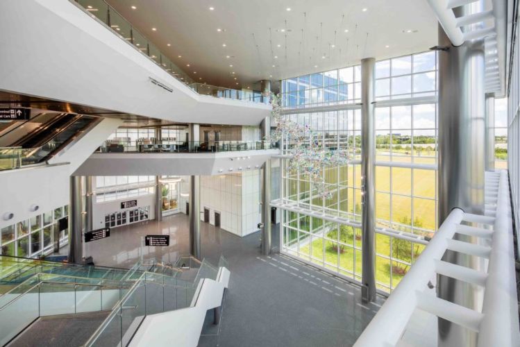 Tampa International Airport SkyCenter Atrium & Pedestrian Bridge by ...