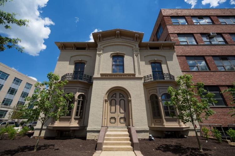 AECOM Tishman - Construction Projects | ProView