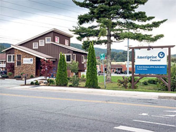 Blowing Rock Home by Headwaters Enterprises, Inc. in Boone, NC | ProView