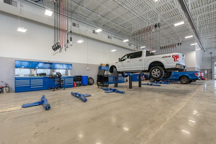 Everett Ford by C.R. Crawford Constr. in Benton, AR | ProView