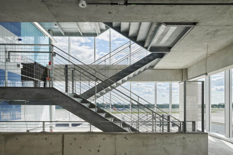 Silver Ramp Terminal 1 Lindbergh Parking by in , MN | ProView