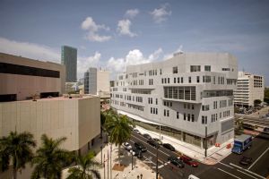 Miami Dade College - Wolfson Campus Classroom by Suffolk Construction ...